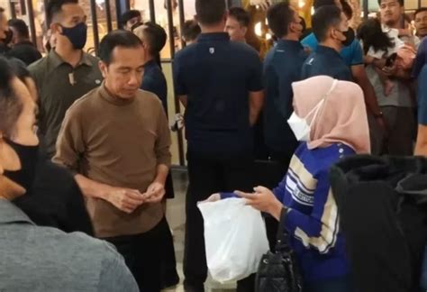 Akhir Pekan Presiden Jokowi Bersama Ibu Negara Nonton Film Bioskop Di