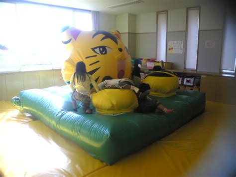 エア遊具：モニュメントタイプ屋内専用 イベントにおけるオールラウンドな情報提供 【イベントレポートweb】