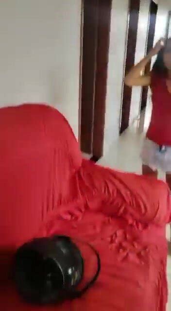 아내가 갈색 머리와 바람 피우는 남편을 잡다 Cnn Amador