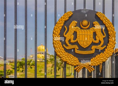 Raja Logo Istana Negara Png Raja Raja Melayu Tiba Di Istana Negara