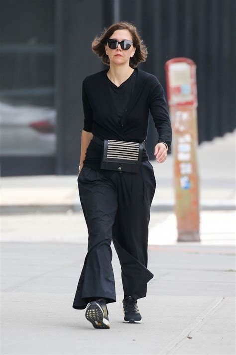 Maggie Gyllenhaal Style Clothes Outfits And Fashion • Celebmafia