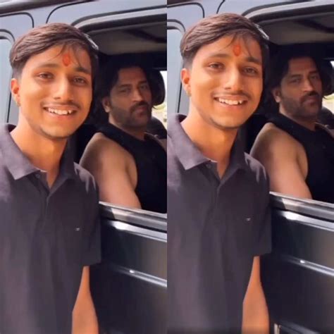 Ms Dhonis Heartwarming Gesture Stops Car To Fulfill Fans Dream