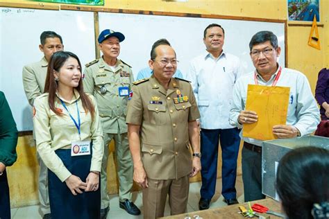 អភិបាលខេត្តកំពតលើកទឹកចិត្តបេក្ខជនប្រឡងឆ្នាំនេះប្រឹងប្រែងឱ្យអស់ពីសមត្ថភា