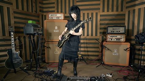 Watch Wata From Boris Reveal Her Signal Chain Secrets In Earthquaker