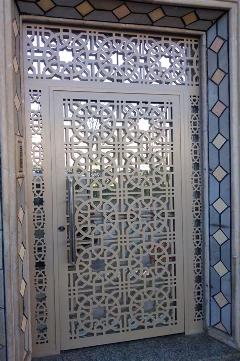 باب حديد منزل و فيلا مودرن 2024