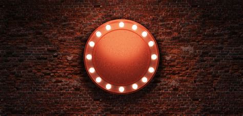 복고풍 스타일의 빛나는 네온 원형 프레임 벽돌 벽 배경 빌보드 사인 긴 광고판 네온 램프 3d 그림이 있는 빈 글로우 사인 Led 조명에 대한 스톡 사진 및 기타 이미지