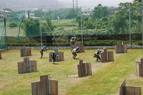 獵鷹漆彈生活營：漆彈場、烤肉、小型賽車、泡泡足球、親子戲水