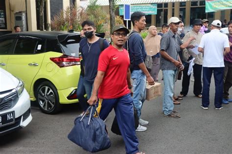 Pemudik Full Senyum Ikut Program Balik Mudik Asyik Bareng Polresta Pati