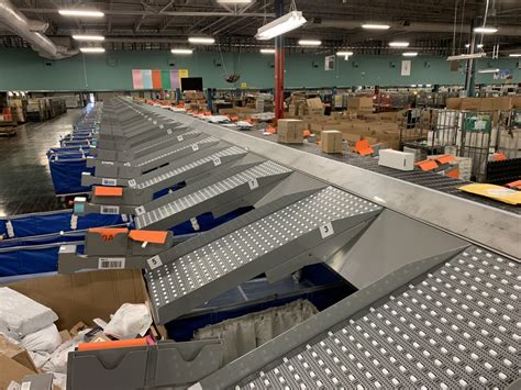 Usps Installs State Of The Art Sorting Machine In Huntsville Facility Huntsville Business Journal