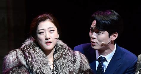 Td포토 결혼 문제로 갈등 빚는 엄마와 아들