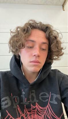 Ethan Cutkosky In 2024 Vintage Achtergronden Vintage Achtergronden