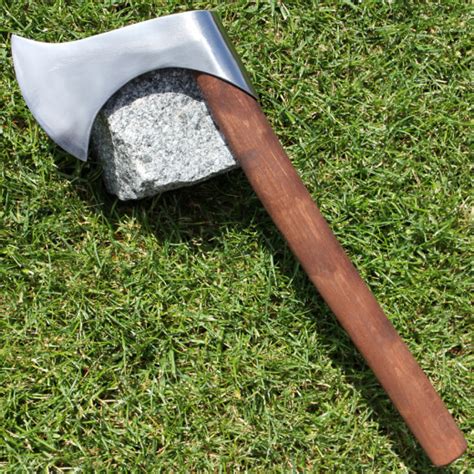 Francisca Axe Ii Outfit4events