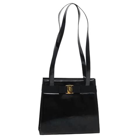 Salvatore Ferragamo Vala Shoulder Bag Patent Leather Black Ref2587617