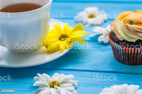 차와 나무 배경에 케이크의 컵과 정 0명에 대한 스톡 사진 및 기타 이미지 0명 갈색 과일 Istock