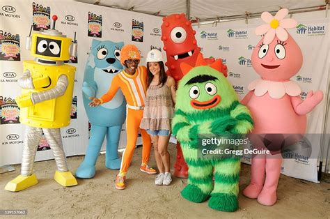 Camille Guaty Dj Lance Rock And Cast Members Of Yo Gabba Gabba