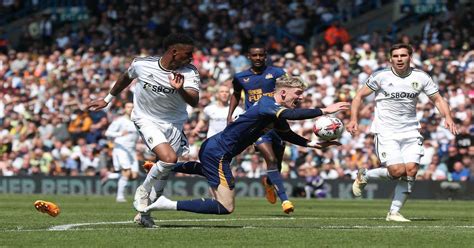 الدوري الانجليزي نيوكاسل يجبر ليدز على التعادل ويعقد مهمته في البقاء