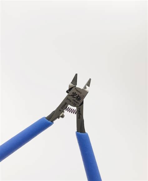 「アルティメットニッパーとブレードワンニッパーってどっちを買えばいい？」