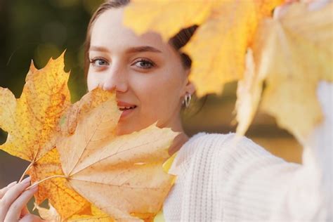 Beauty Autumn Leaves Images Free Download On Freepik