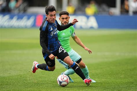 Mls Seattle Sounders Hand San Jose Earthquakes A 3 2 Defeat Their