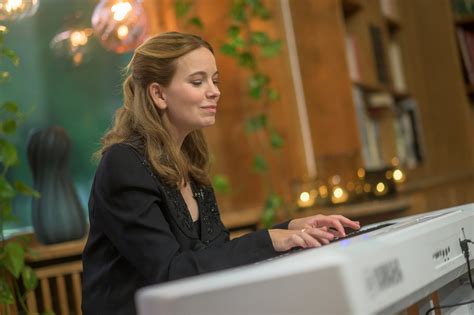 Marit Larsen ¿qué Se Esconde Bajo La Superficie Notiulti