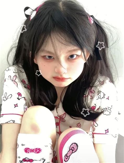 Pin De ໒꒰ྀིっ˕ ｡꒱ྀི১ Em Weibo ୨୧ ⋆｡˚ ⋆ Garotas Garotas Asiáticas Fotos