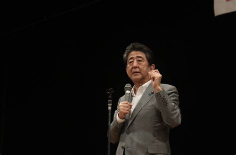安倍晉三遭槍擊昏迷 日媒揭兇嫌身份：前海上自衛隊員