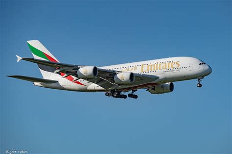 Airbus A380 800 Emirates Ek448 Arriving At Auckland Intern Flickr