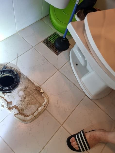 서울시 송파구 아파트 변기 재부착 사례입니다 J 종합 설비 플랫폼 주 청아