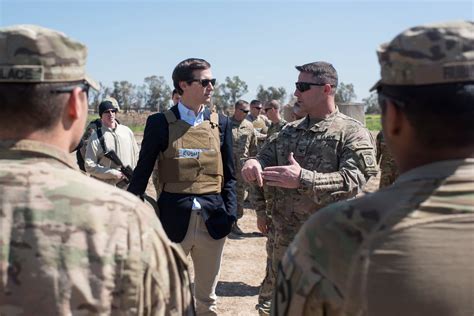 Kushner Omitted Meeting With Russians On Security Clearance Forms The