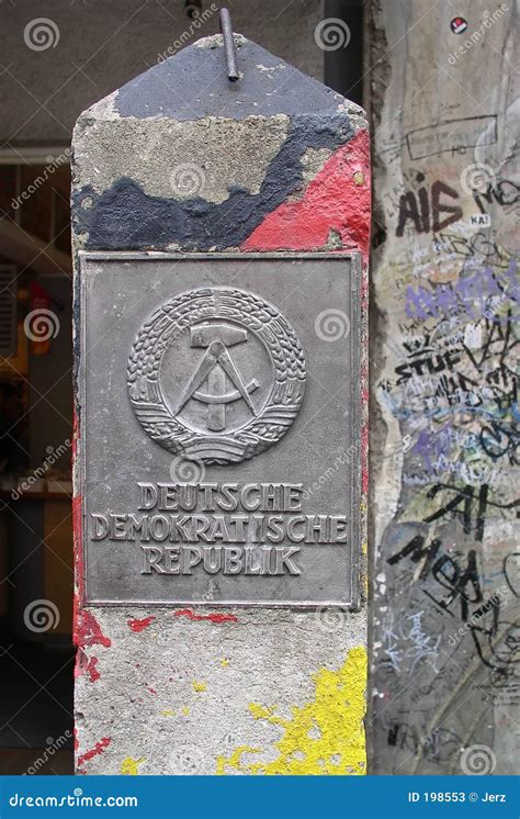 Ddr Zeichen Stockbild Bild Von Westen Berlin Kalt Deutschland 198553
