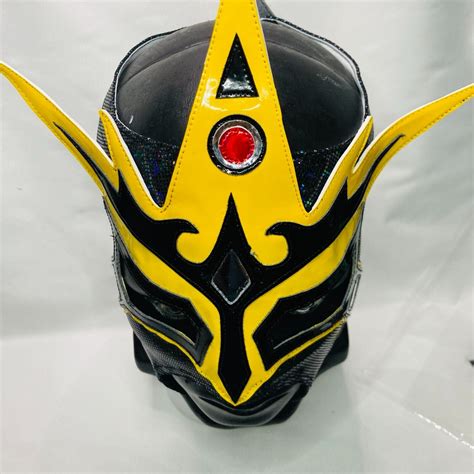 Juventud Guerrera Mask Juventud Guerrera Signed 11x14 Photo Bas