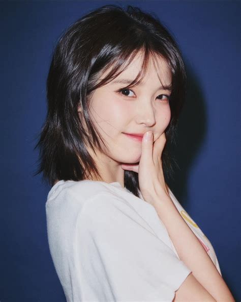 블라인드 블라블라 아이유 엄청 이쁘게 나왔네 ㄷㄷ