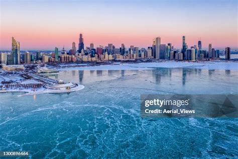 Chicago Skyline Photos And Premium High Res Pictures Getty Images