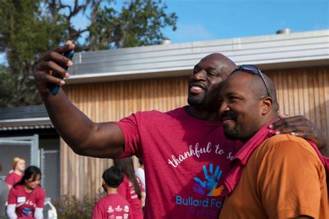Fan Love Thaddeus Bullard