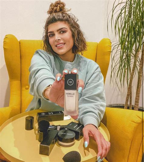 Hailey Beauty Le Fond De Teint Adaptable à Toute Les Carnations