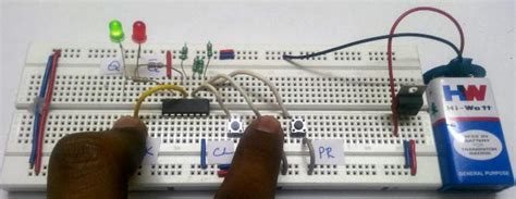 D Flip Flop Circuit Diagram Working Truth Table Explained