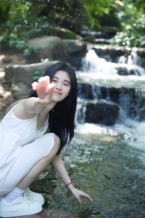 鞠婧祎居然素颜出镜了？有生之年竟然能看到美女的真实面孔初恋
