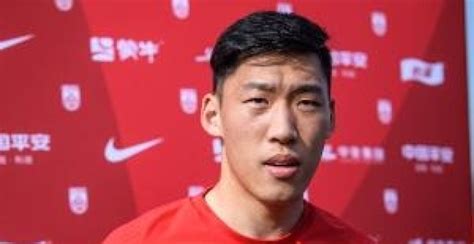 记者：朱辰杰大腿肌肉拉伤无法随队前往杭州，申花5大主力缺阵腾讯新闻