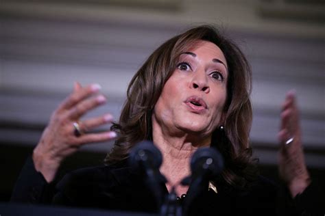 Stay In The Fight Harris Tells Tired Young Voters
