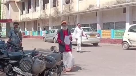दतिया दबंगों की प्रताडना से परेशान है पुजारीपुलिस अधीक्षक से लगाई
