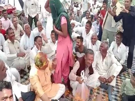 Hisar Maharaja Agarsain Airport Jjp Mla Jogiram Sihag Women Lashed Mla