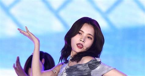 St포토 리나 얼음처럼 차가운 분위기