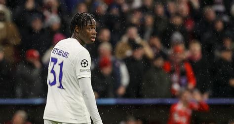 PSG un jeune titi poussé vers la sortie