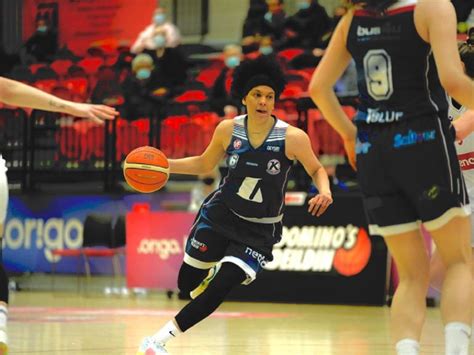 Venezolana Daniela Wallen Comandó Victoria Del Keflavik Karfan