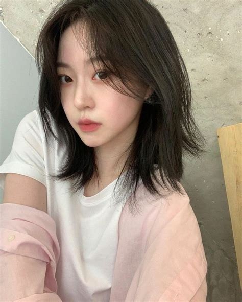 Wolf Cut Is A Tapered Haircut With A Choppy Short Layers That Start At
