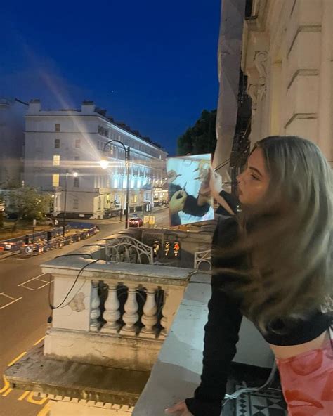 Дочка Фреймут показалася в міні на тлі Лондона Афіша Bigmir Net