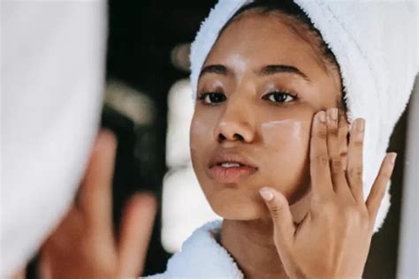 5 Rekomendasi Skincare Untuk Mencerahkan Wajah Yang Kusam Mengerti
