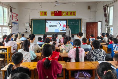 社会实践进行时 大学生心连心互助社赴利川市忠路镇开展支教活动 新闻网