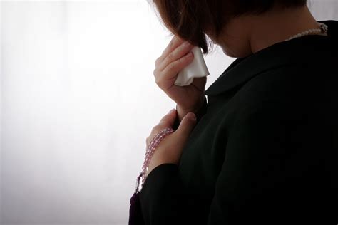 写真 【死後離婚】姑介護中、55歳夫が脳梗塞で急死。「死後離婚」を選んだ妻の脳裏をよぎる一抹の後悔とは 「夫の死後、姑の面倒みれますか
