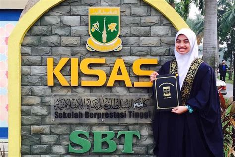 Biodata Aisyah Hijanah Azhari Penulis Buku Isteri Kepada Alif Teega